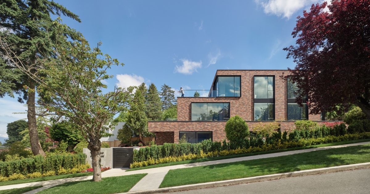 Moderna kuća od cigle prkosi svim ograničenjima svoje lokacije