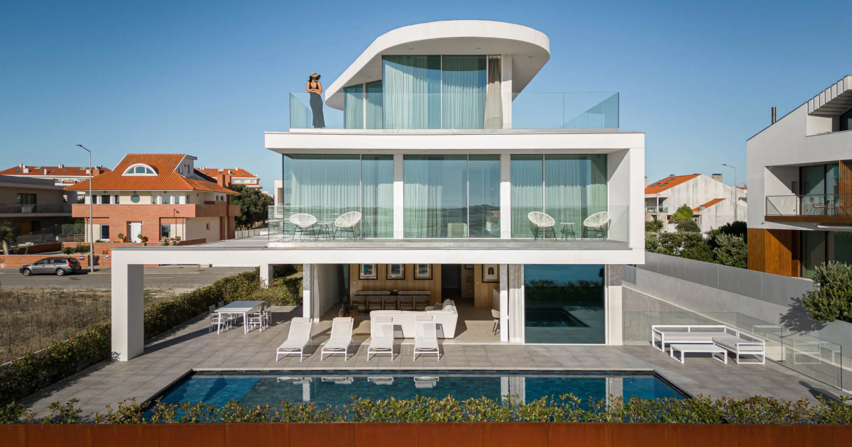 Luksuzna kuća na plaži sa spektakularnim pogledom na prirodu